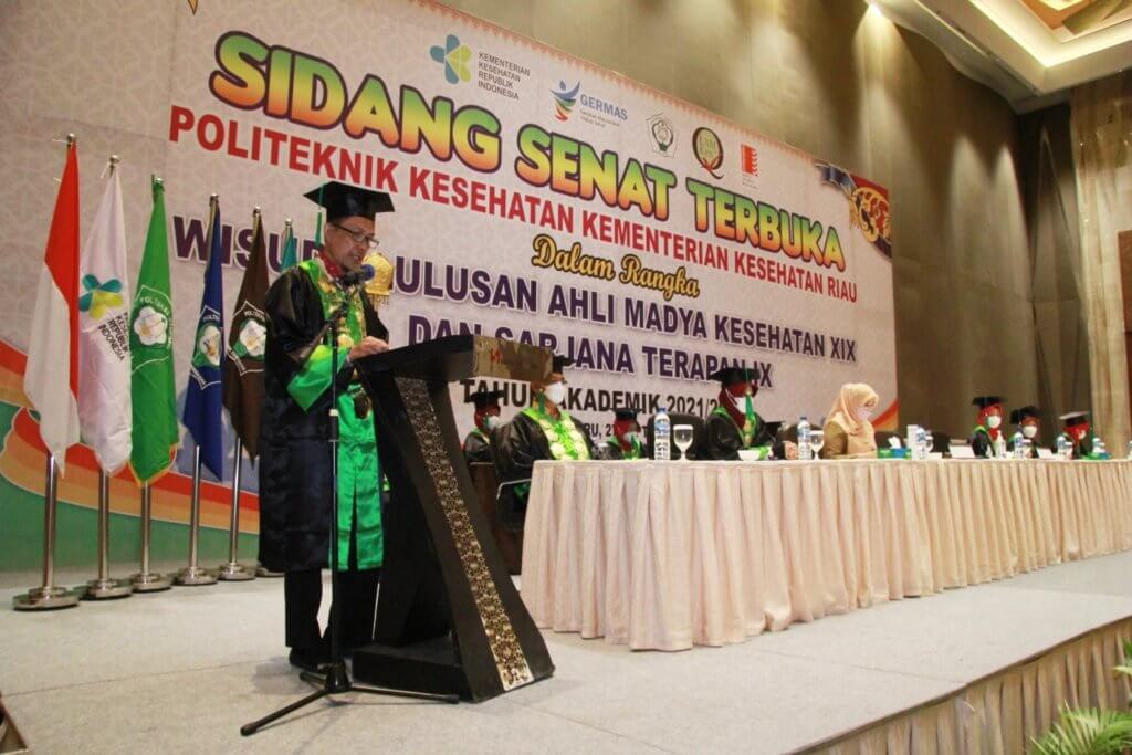 Poltekkes Kemenkes Riau Wisuda 293 Lulusan Ahli Madya Kesehatan dan ...